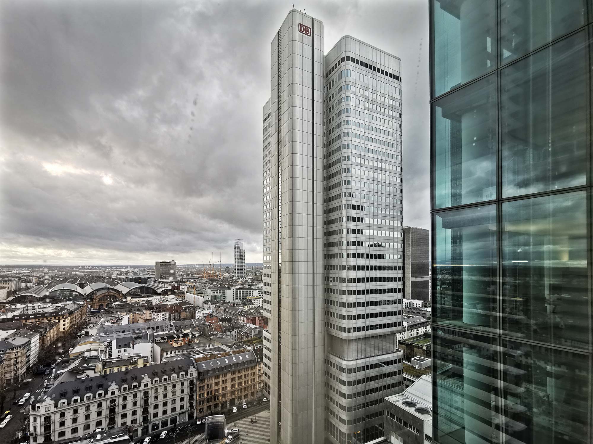 Silver Tower - SKYLINE ATLAS