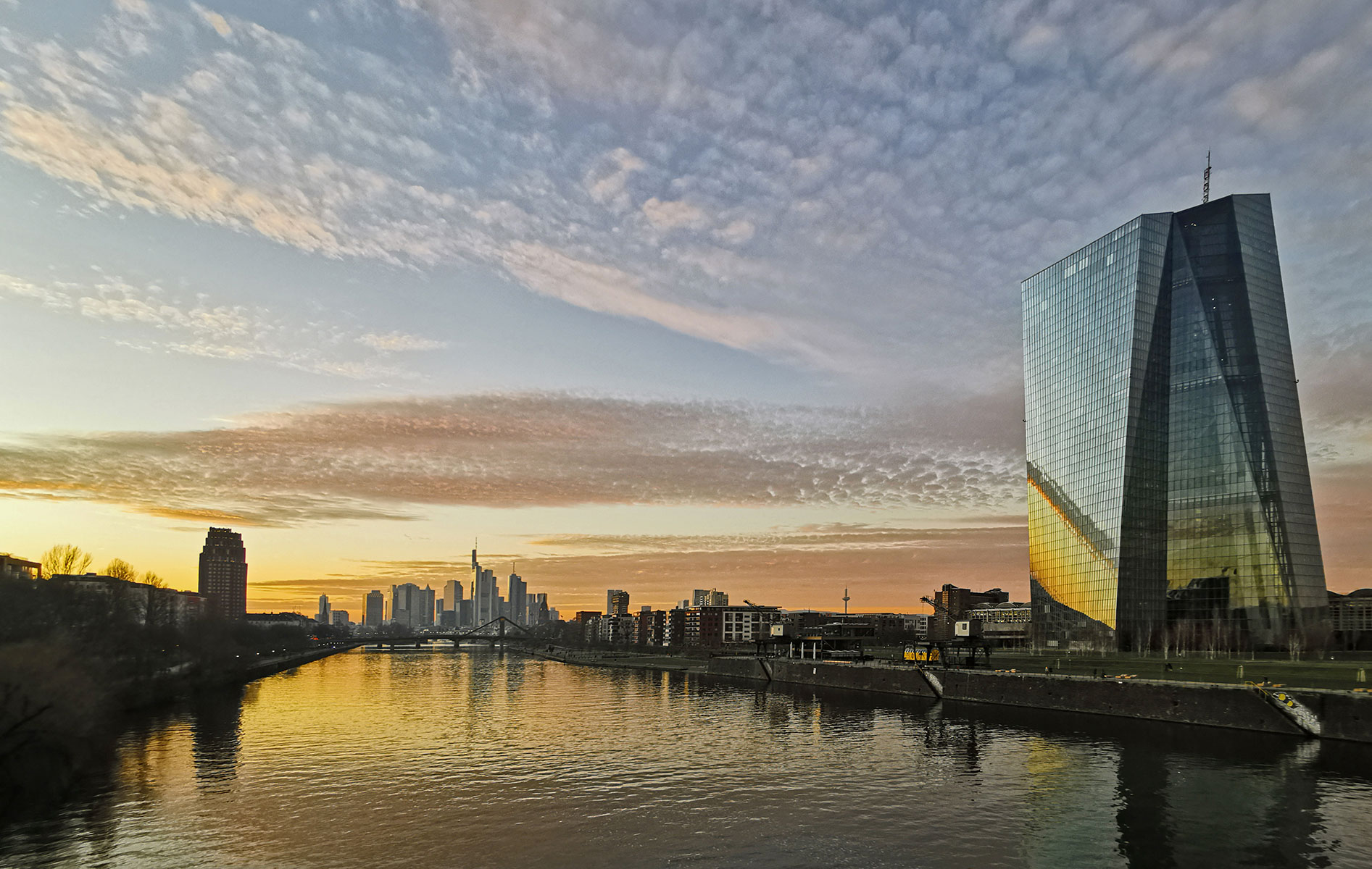 Media Archive Frankfurt and Metro Area - SKYLINE ATLAS