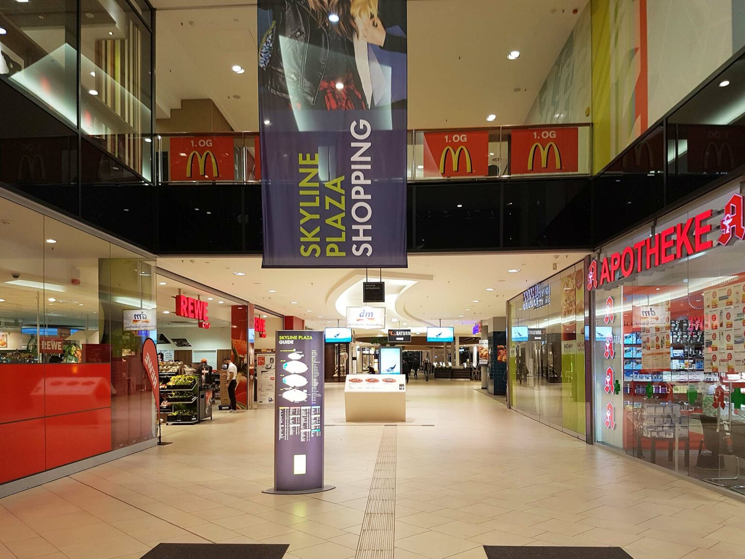 Skyline Plaza - Frankfurt Shopping Mall - International Shopping Center