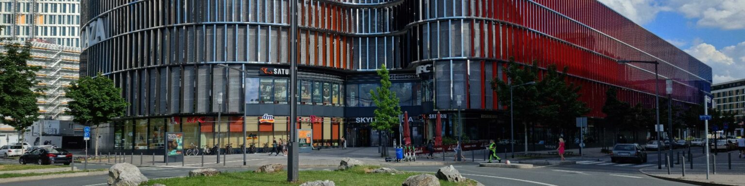 Skyline Plaza - Frankfurt Shopping Mall - International Shopping Center