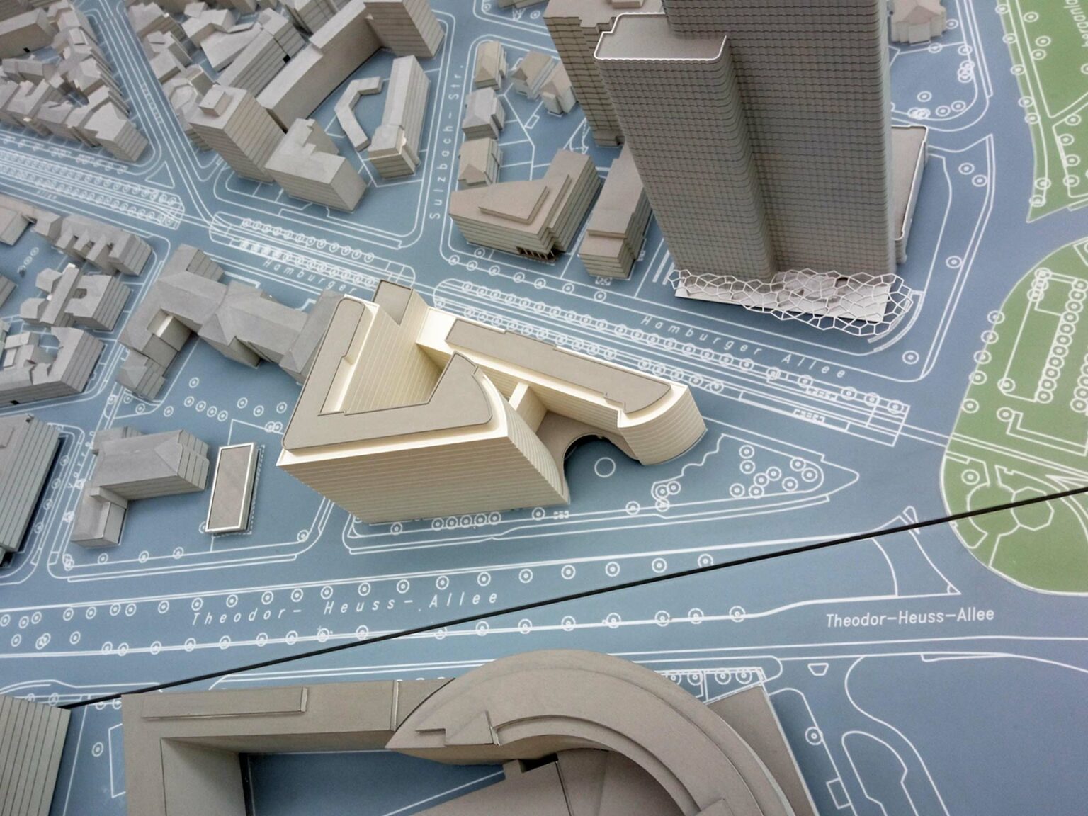 LEO (ING Bank) - SKYLINE ATLAS