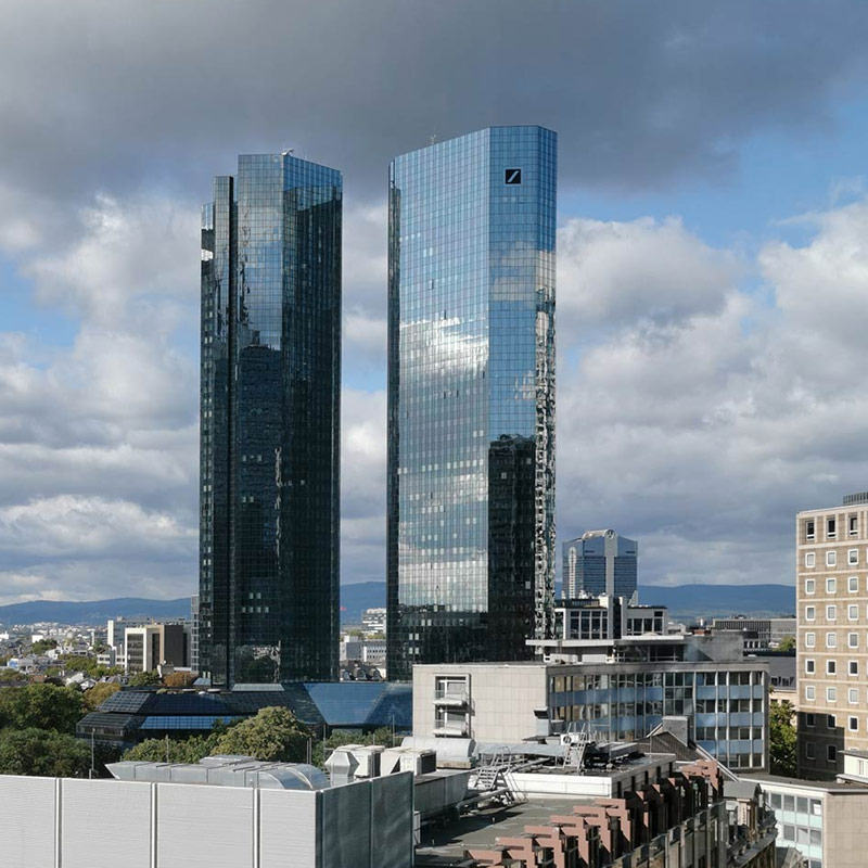 Skyline Plaza - Frankfurt Shopping Mall - International Shopping Center