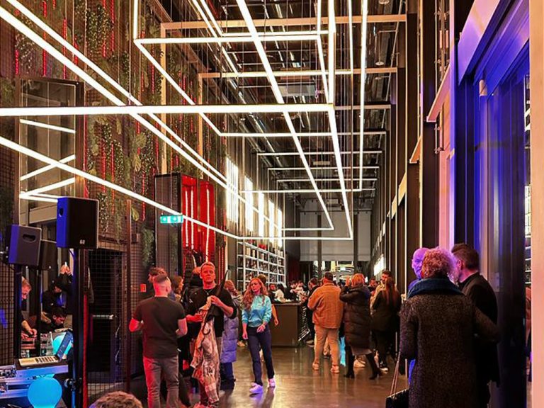 NFT Skybar opens at ONE - SKYLINE ATLAS