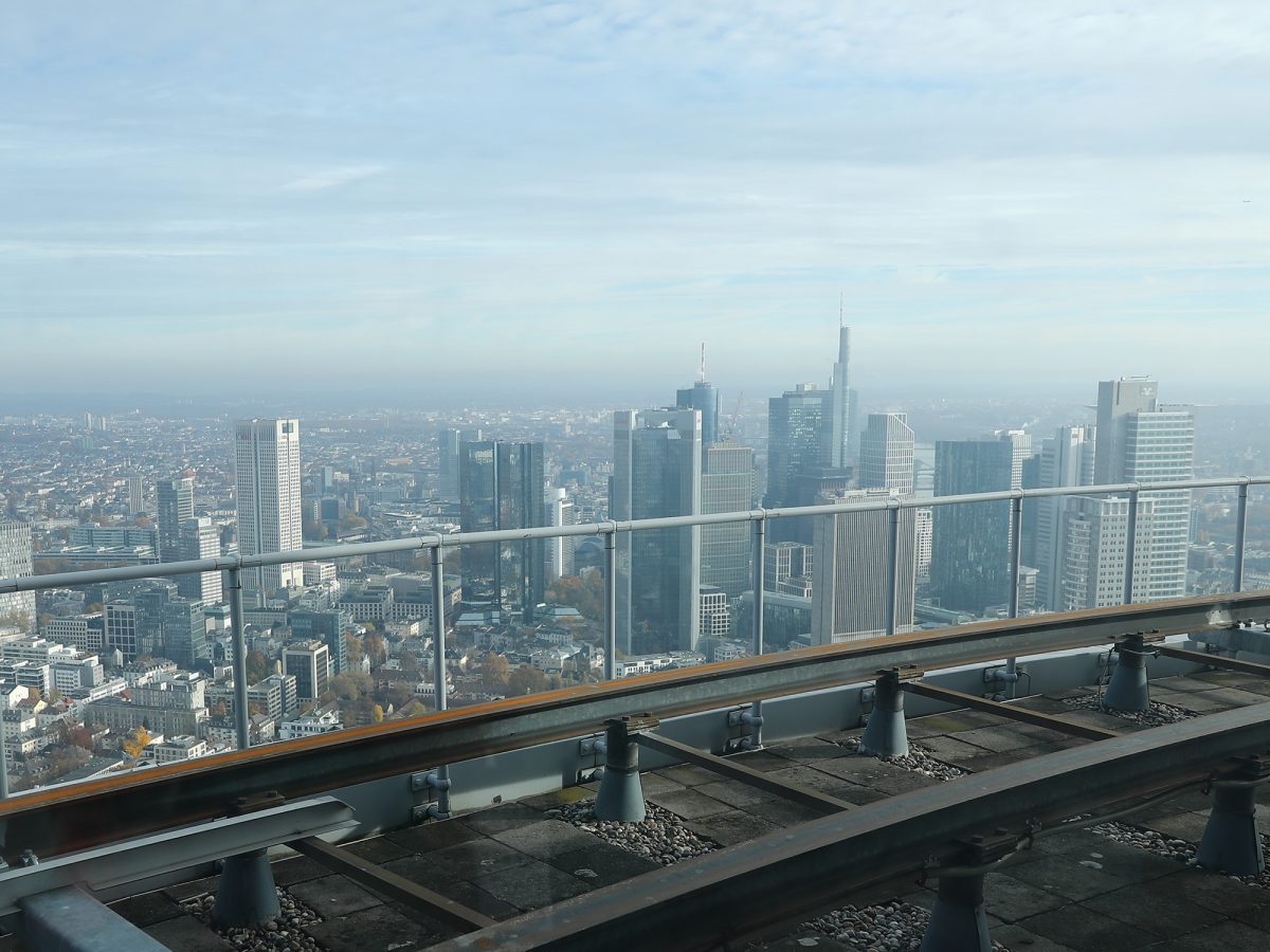 skyrun-frankfurt-2022-hochhaus-skyline-blick - SKYLINE ATLAS